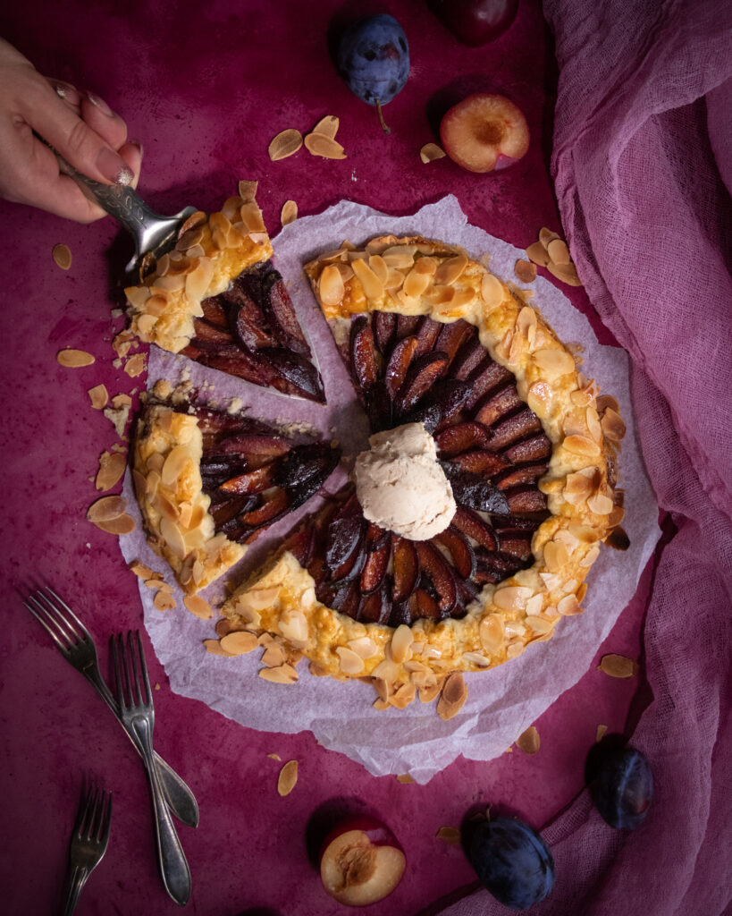 PLOOMI GALETTE SIDRUNI JA KARDEMONIGA - Miaspiration